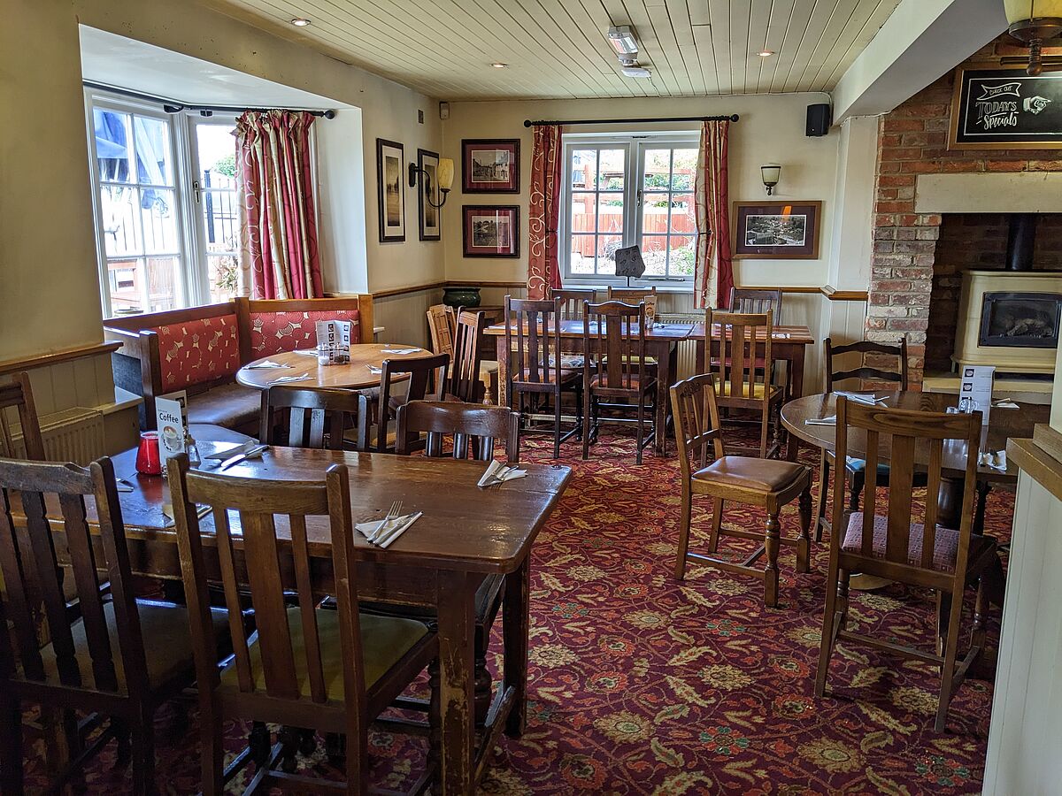 Red Lion - Wadworth