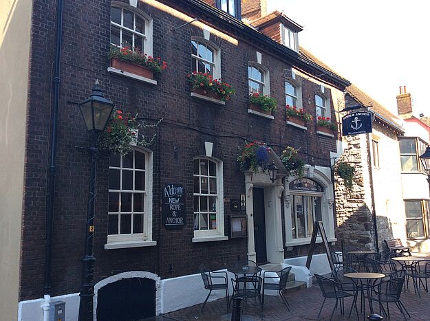 Run a pub - Wadworth